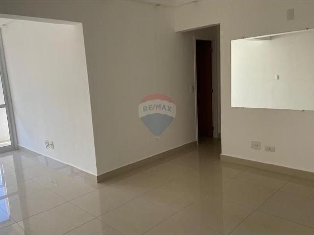 APARTAMENTO COM 02 DORMITÓRIOS SENDO 01 SUITE COM 02 VAGAS COBERTAS DE GARAGEM