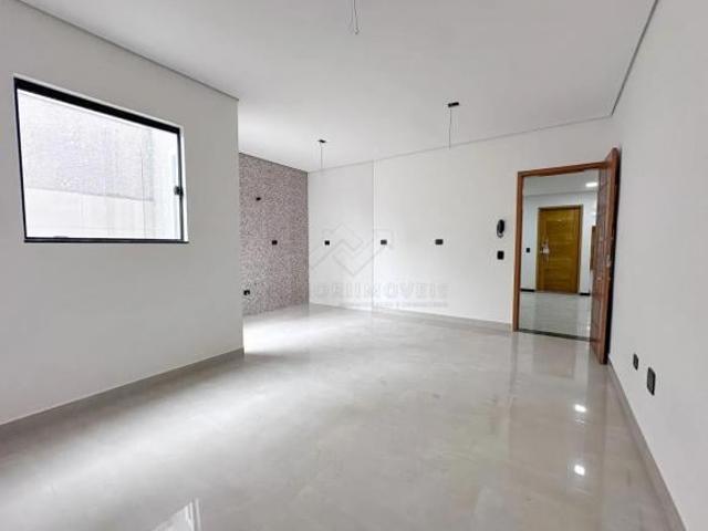 Apartamento com 02 dormitórios, sendo uma suite, sala,cozinha e lavaderia com quintal, á venda, 60m²