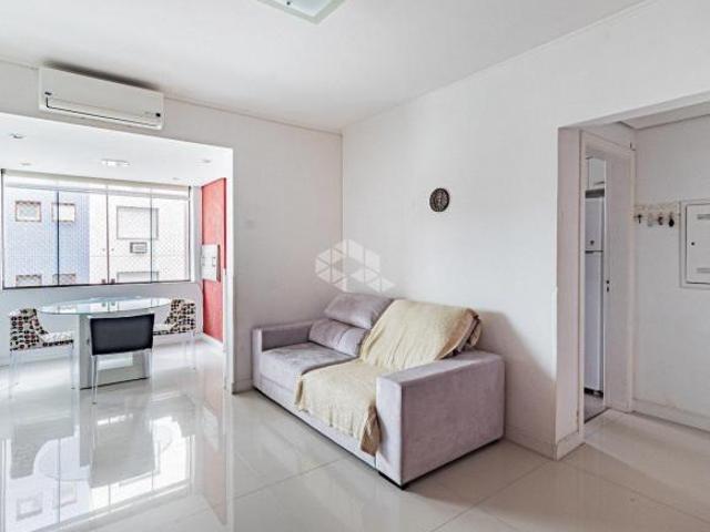 Apartamento com 02 dormitórios Rua José Gomes Tristeza