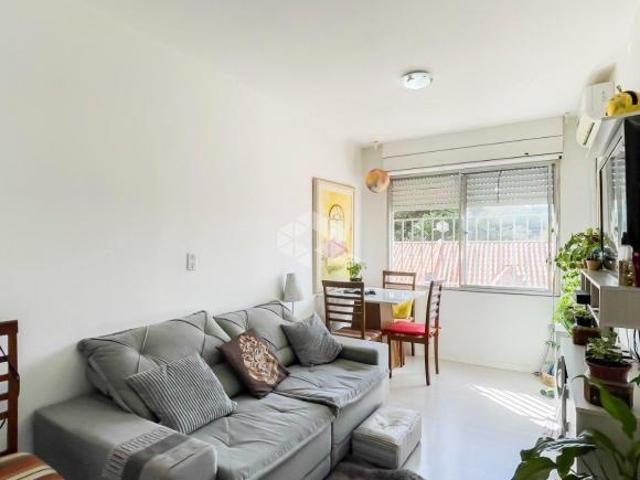 Apartamento com 02 dormitórios Tristeza próximo da Wenceslau Escobar