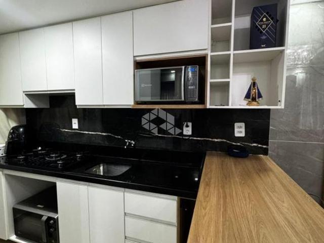 Apartamento com 02 dormitórios vaga Bairro Glória