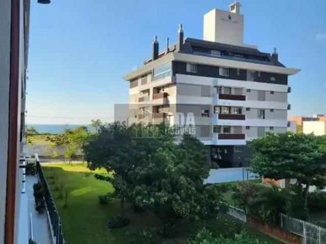 Apartamento com 02 suítes a 150 metros da Praia de Jurerê