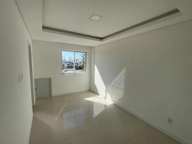 Apartamento com 02 suítes próximo à balneário camboriú