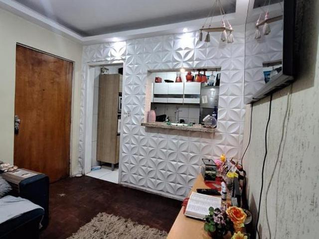 Apartamento com 02 quarto e 01 vaga, no Bairro Santa Rosa de Lima em POA