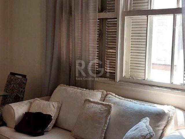 Apartamento com 02 quartos, 01 banheiro social, 70m² por R$ 395.000,00!