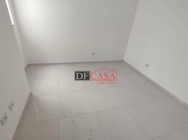 Apartamento com 02 quartos em Itaquera
