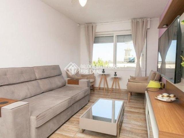 Apartamento com 02 quartos em Porto Alegre
