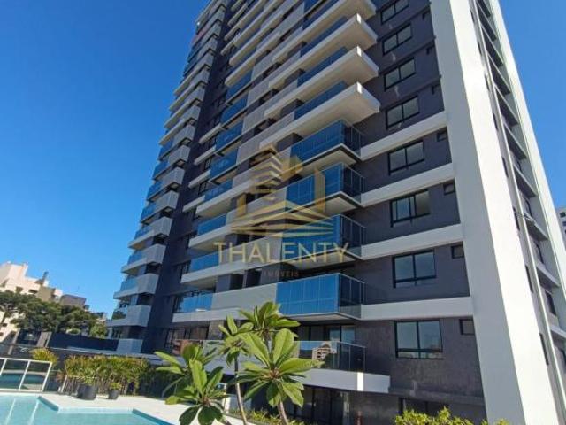 Apartamento com 02 quartos localizado no coração d