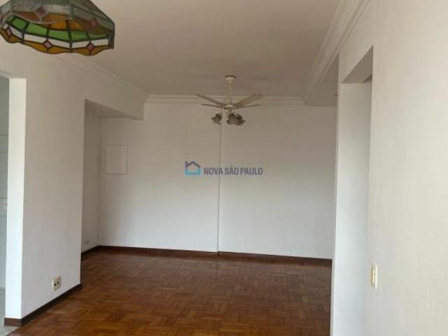 Apartamento com 02 quartos na Chácara Inglesa
