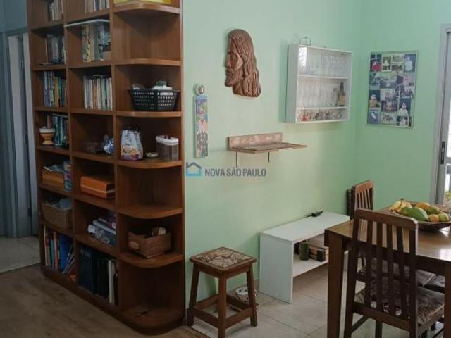 Apartamento com 02 quartos na região da Saúde