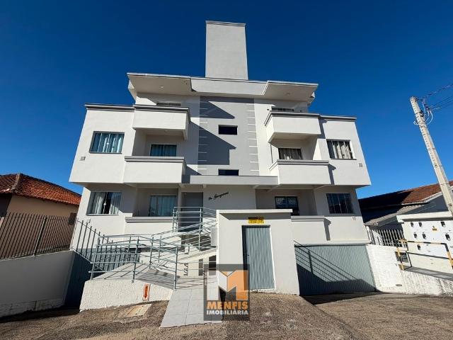 Apartamento com 02 Quartos no Bairro Copacabana