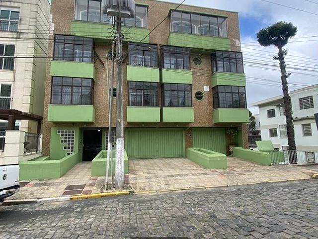 Apartamento com 02 Quartos no Centro