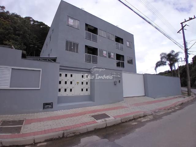 Apartamento com 02 quartos no Nova Brasília