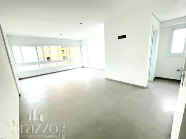 Apartamento com 03 dormitórios