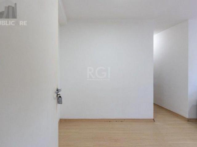 Apartamento com 03 dormitórios com infraestrutura completa semi mobiliado