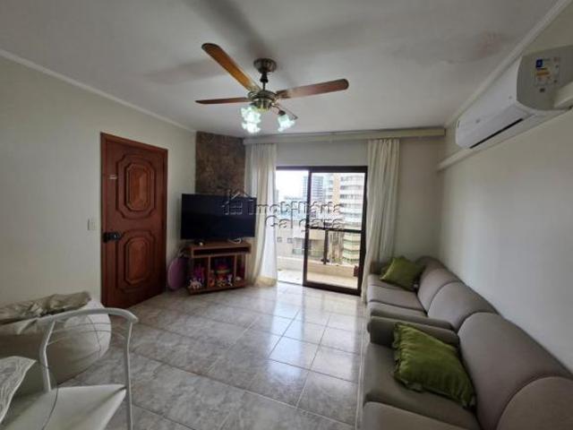 Apartamento com 03 dormitórios, á 100 metros da praia no Caiçara!