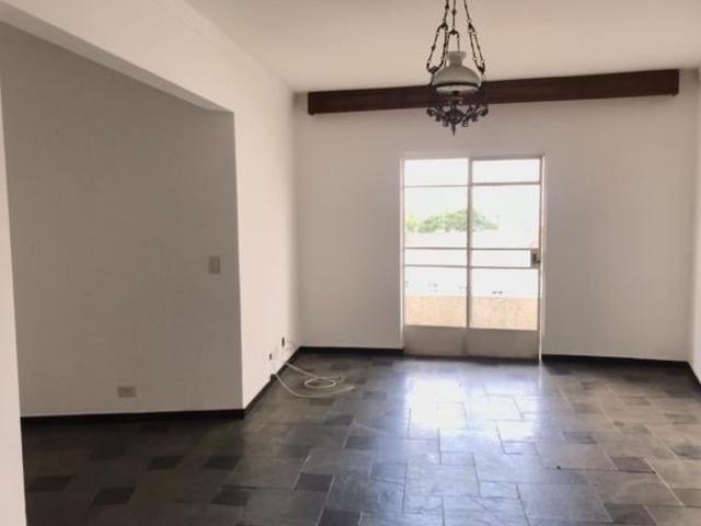 Apartamento com 03 dormitórios armários embutidos, varanda, 02 banheiros, lavanderia, cozinha planej