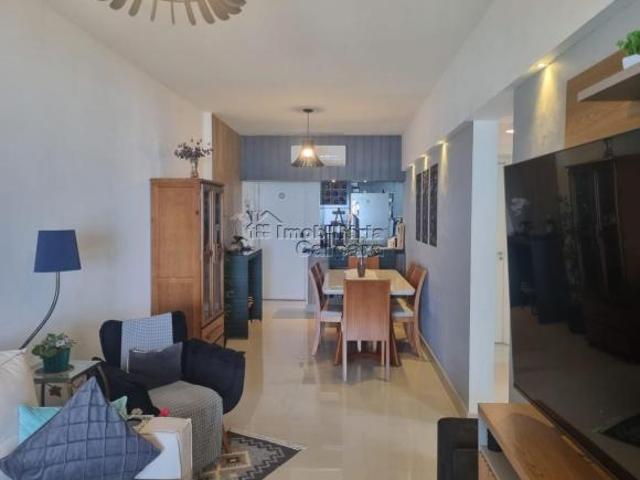 Apartamento com 03 dormitórios, frente mar no Flórida!