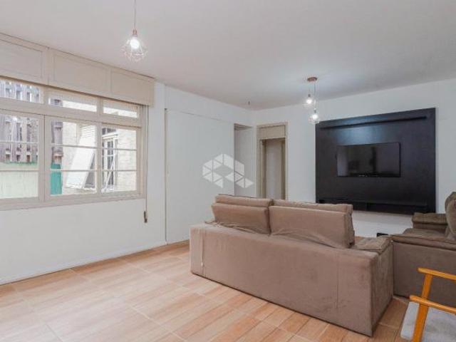 Apartamento com 03 dormitórios localizado no bairro Petrópolis em Porto Alegre