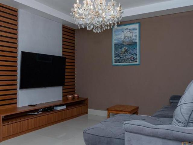 Apartamento com 03 dormitórios no centro de Ubatuba SP