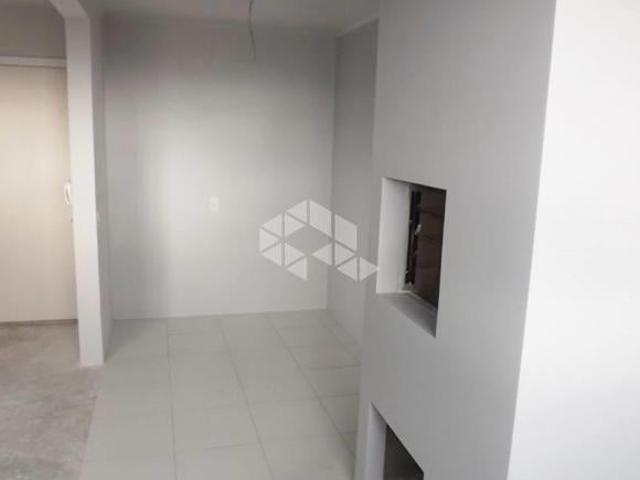 Apartamento com 03 dormitórios, sacada e churrasqueira com 2 vagas em Caxias do Sul
