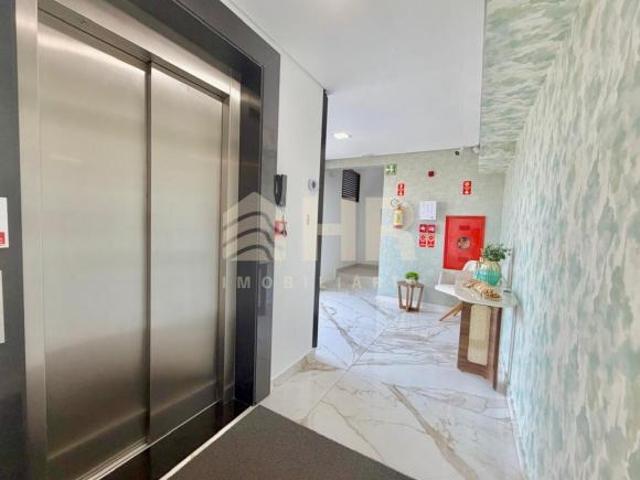 Apartamento com 03 dormitórios sendo 01 suíte e 01
