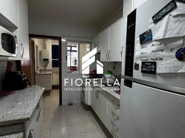 Apartamento com 03 dormitórios, sendo 01 suíte no bairro Campinas São José/SC
