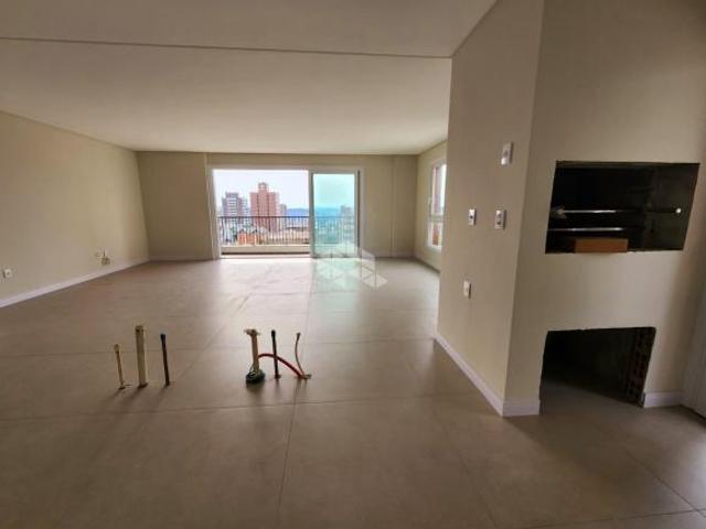 Apartamento com 03 dormitórios, sendo 1 suíte e 2 vagas