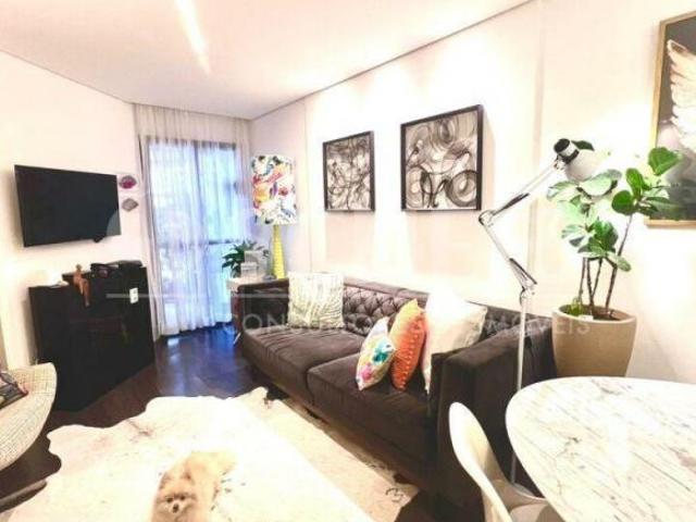 Apartamento com 03 dormitórios, sendo uma suíte, 01 vaga, armários planejados