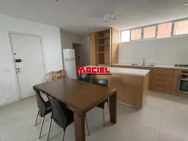 Apartamento com 03 dormitorios, proximo ao Parque Santos Dumont