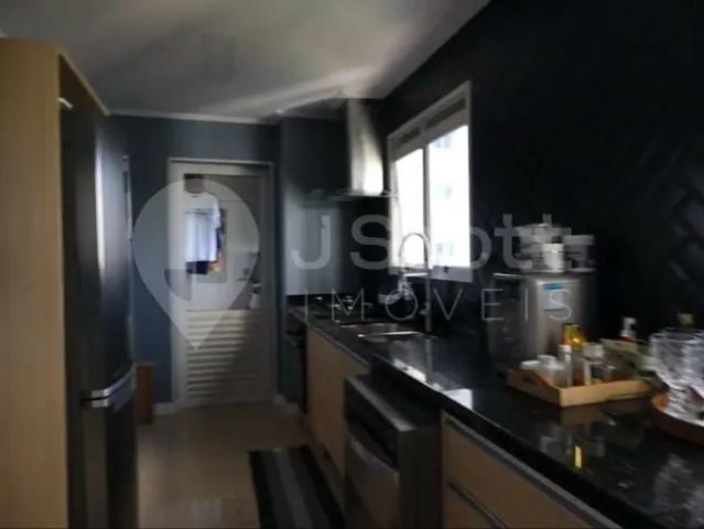 Apartamento com 03 suítes e 02 vagas a venda no Morumbi
