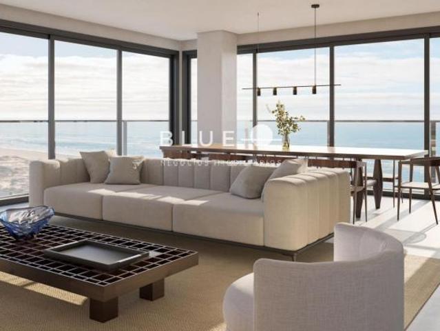 Apartamento com 03 suítes na Praia Grande em Torres RS
