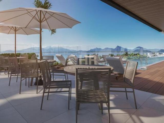 Apartamento com 03 suítes e 03 vagas de garagem em