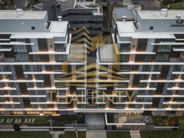 Apartamento com 03 suítes localizada em um dos mel