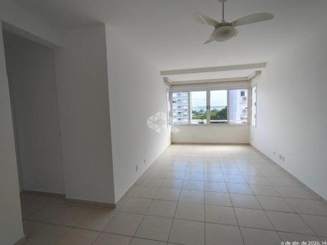 APARTAMENTO COM 03 QUARTOS COM UMA SUITE NO BAIRRO TRISTEZA