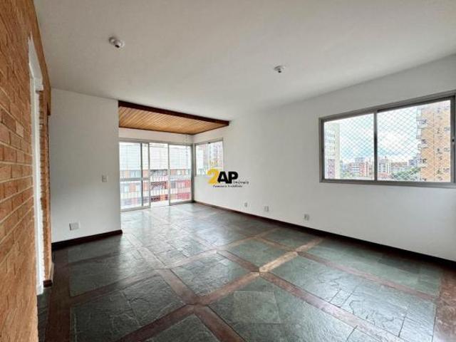 Apartamento com 03 quartos e vaga de garagem Vila Madalena
