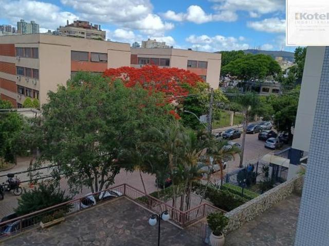 Apartamento com 03 quartos e 01 vaga à Venda no Bairro Rio Branco, Porto Alegre