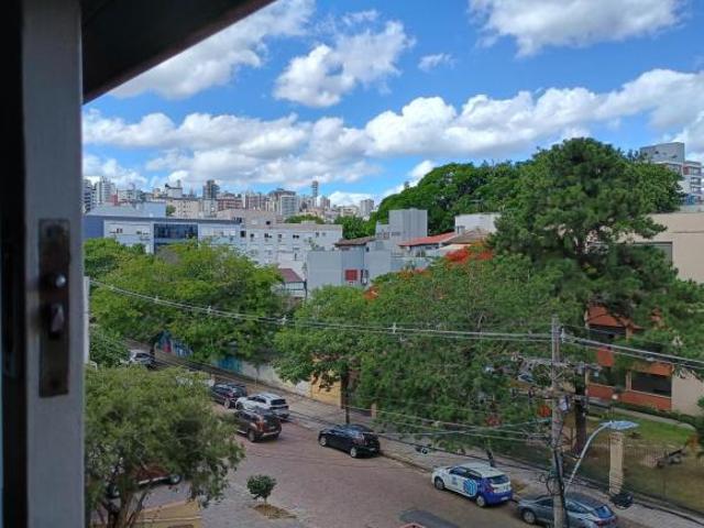 Apartamento com 03 quartos e 01 vaga à Venda no Bairro Rio Branco, Porto Alegre