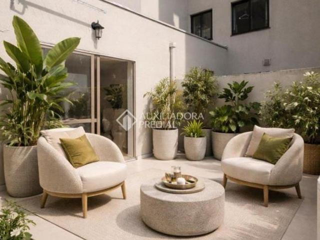 Apartamento com 03 quartos sendo 01 suíte, 102m² privativos no bairro Exposição
