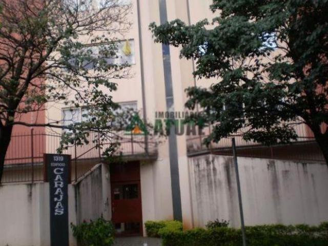 Apartamento com 03 quartos sendo 01 suíte com armários na região central de Londrina