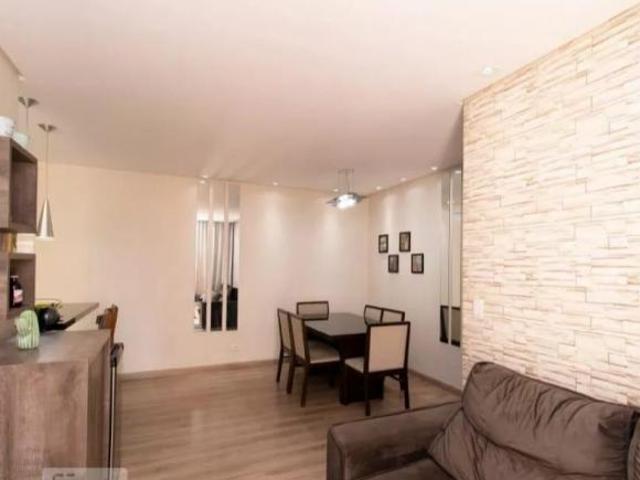 Apartamento com 03 quartos, sendo 01 suíte, sala, cozinha, 02 banheiros e 01 vaga