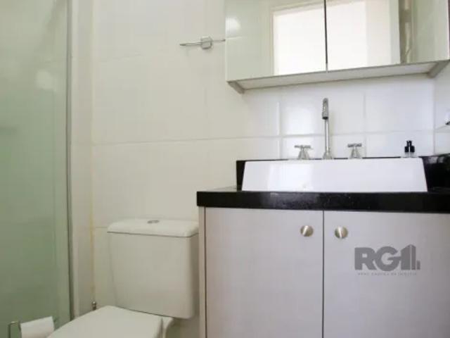 Apartamento com 03 quartos, sendo 1 suíte e 01 vaga