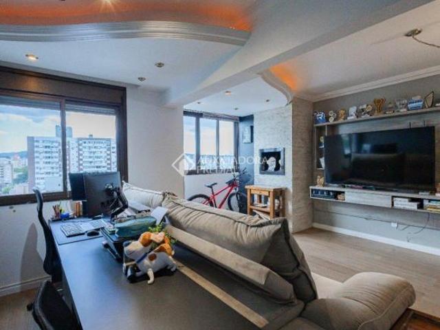 APARTAMENTO COM 03 QUARTOS SUÍTE E CHURRASQUEIRA E VAGA NA CIDADE BAIXA PORTO ALEGRE RS