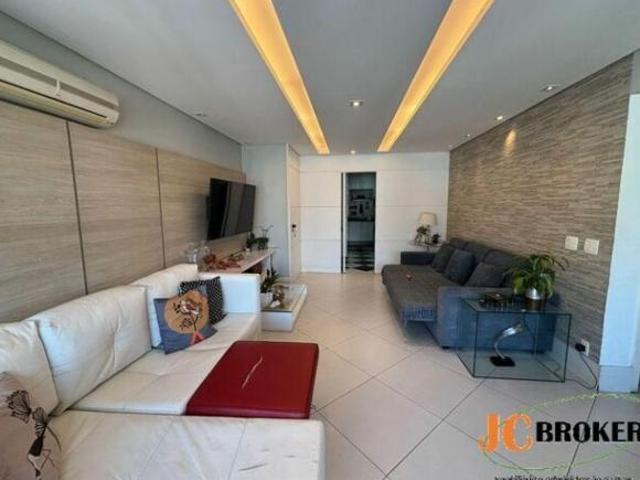 Apartamento com 104m², 2 dormitórios, sendo 1 suíte fácil reversão para 3 dormitórios, 2 vagas