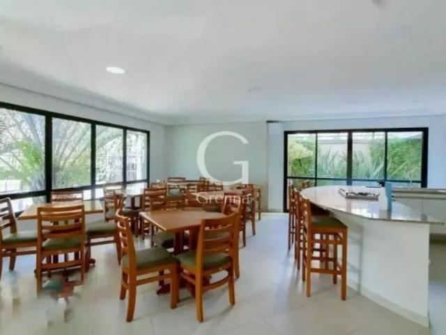 Apartamento com 104m² para venda, Moema SP
