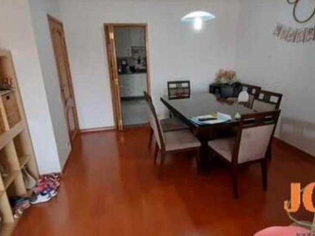 Apartamento com 105 m² de área útil, 1 vaga de garagem, amplo living, 3 dormitórios sendo 1 suíte