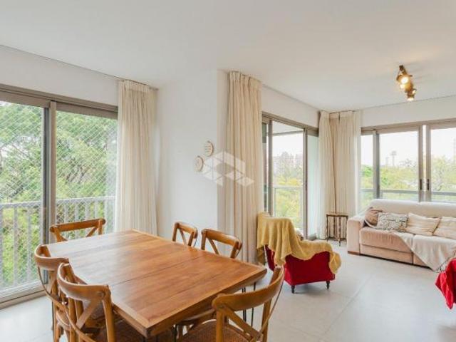 Apartamento com 105 m² e 3 quartos à venda no Menino Deus