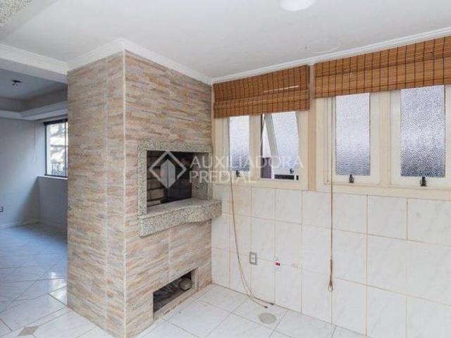 Apartamento com 105,12m² privativos semimobiliado no Bairro Cristal