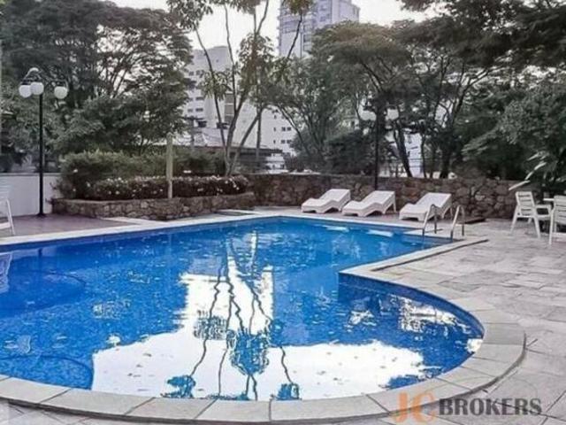 Apartamento com 105m² de área útil, sala, 3 dormitórios sendo 1 suíte, 2 vagas