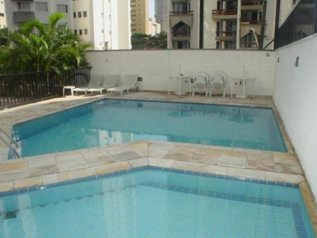 Apartamento com 106 m², amplo living, 3 dormitórios sendo 1 suíte, amplo terraço e 2 vagas